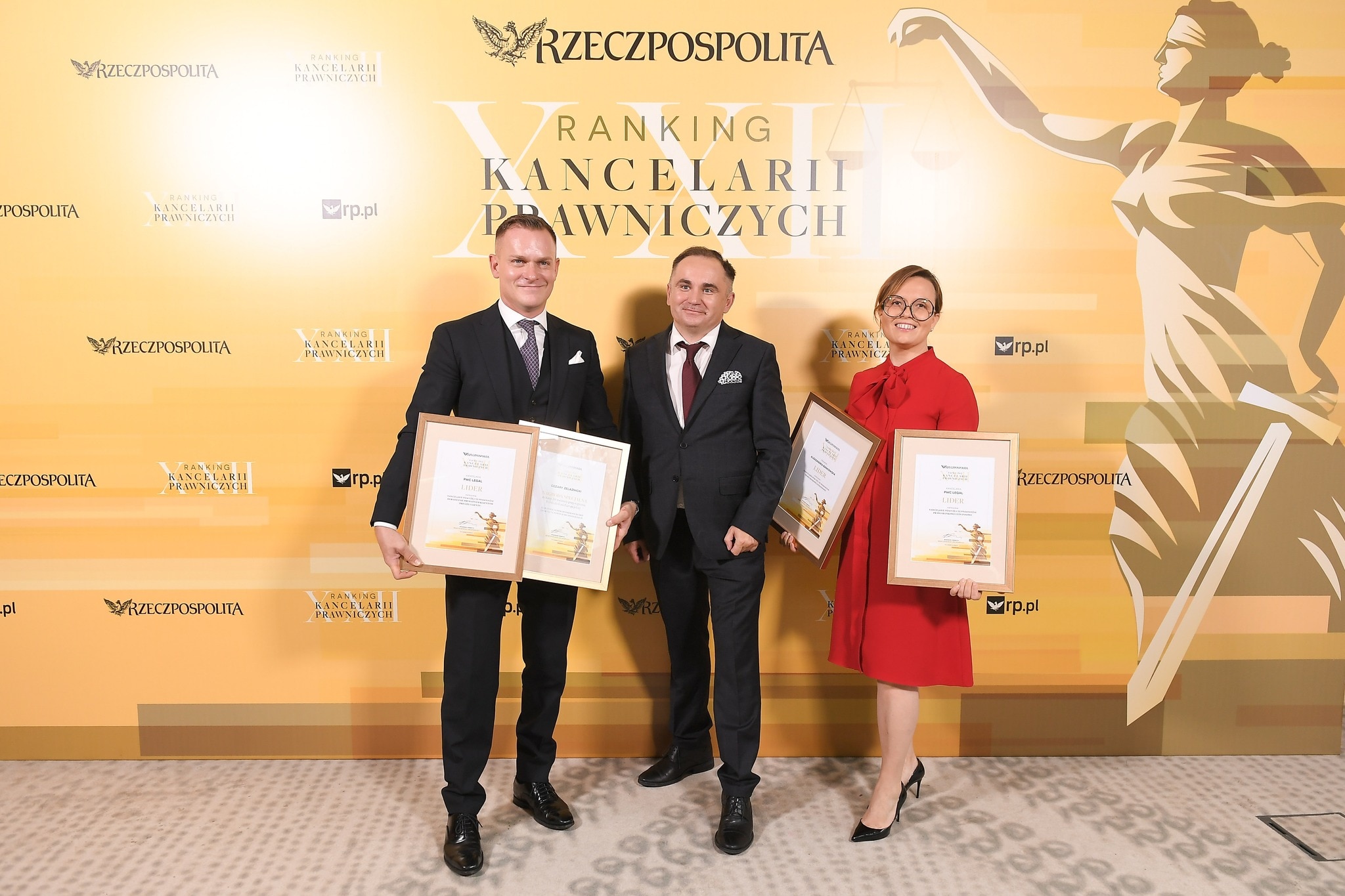 Cezary Żelaźnicki z nagrodą specjalną redaktora naczelnego ...